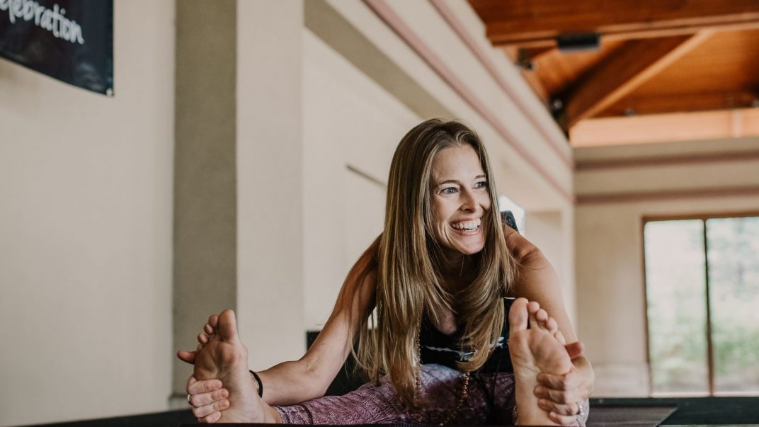 How to Workout With Weights - A Workout Video Included! - Jessica ...